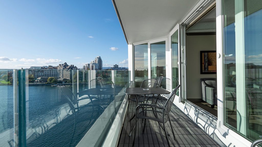 One Bedroom Suites - Waterfront View - Victoria Regent Waterfront Hotel ...